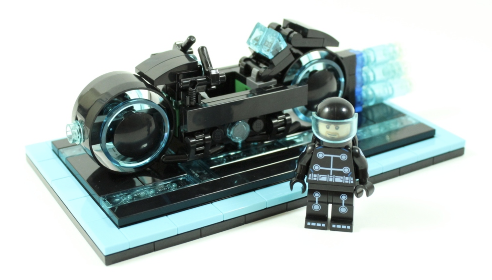 LEGO Ideas Announces TRON Legacy Light Cycle