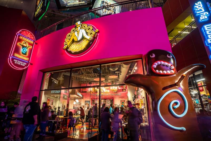 Universal Studios Hollywood Serves Up Terrifying Treats & To-Die-For ...